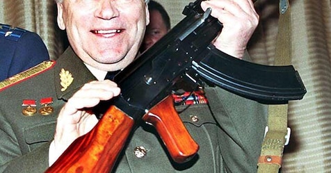 Addio a Kalashnikov, l'inventore dell'AK-47 - Rai News
