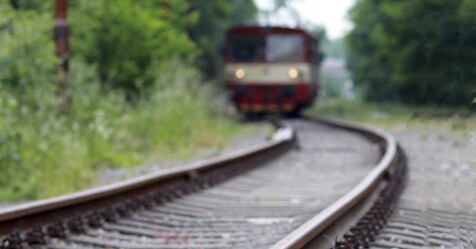 Gela, tre operai al lavoro travolti e uccisi da un treno in corsa - Rai ...