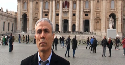 Alì Agca prima dell'espulsione: "Non mi fermo. Andrò a Fatima" - Rai News