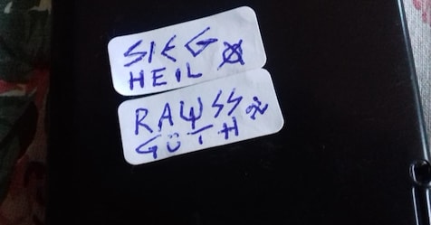 Sieg Heil, simbolo delle SS e una svastica sulla casa della figlia di ...