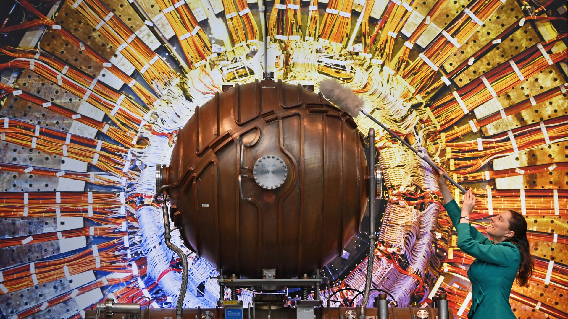 Il CERN e l'antimateria - Scienza - Rai Cultura