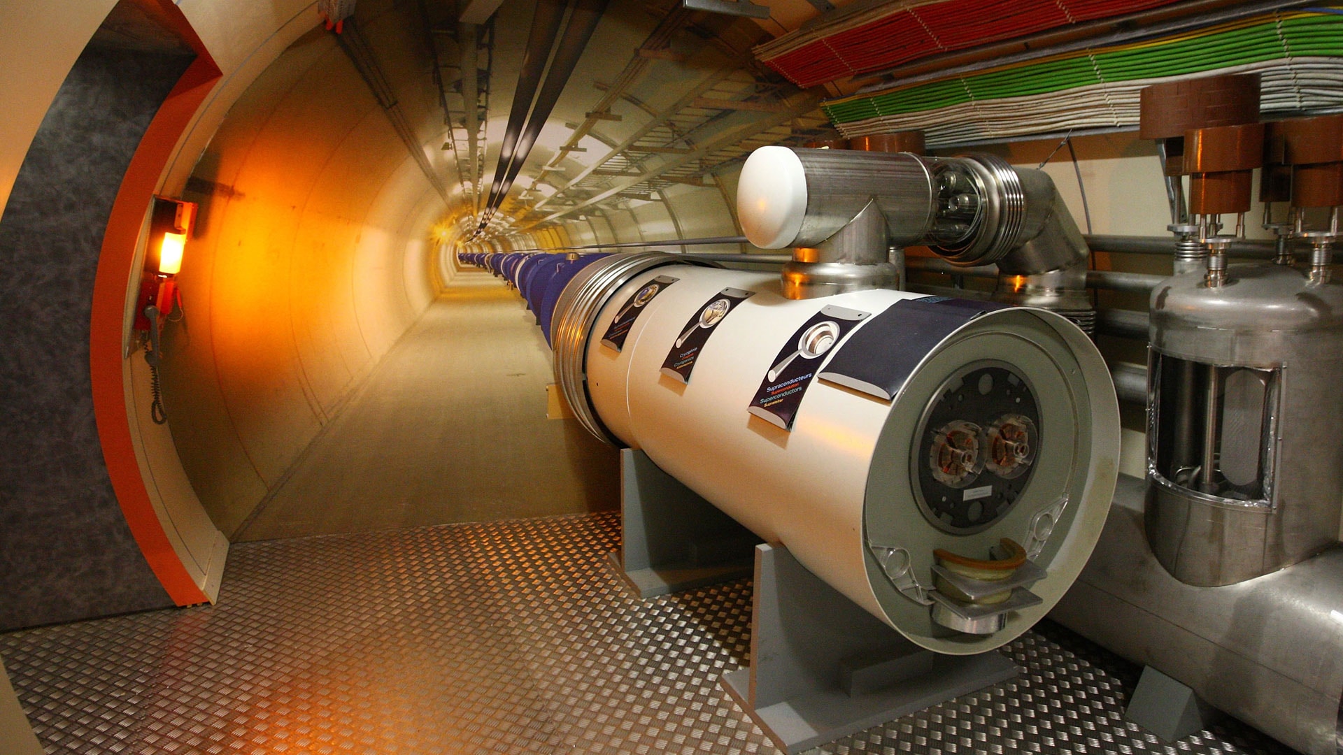 Large Hadron Collider, l'acceleratore di particelle - Scienza - Rai Cultura