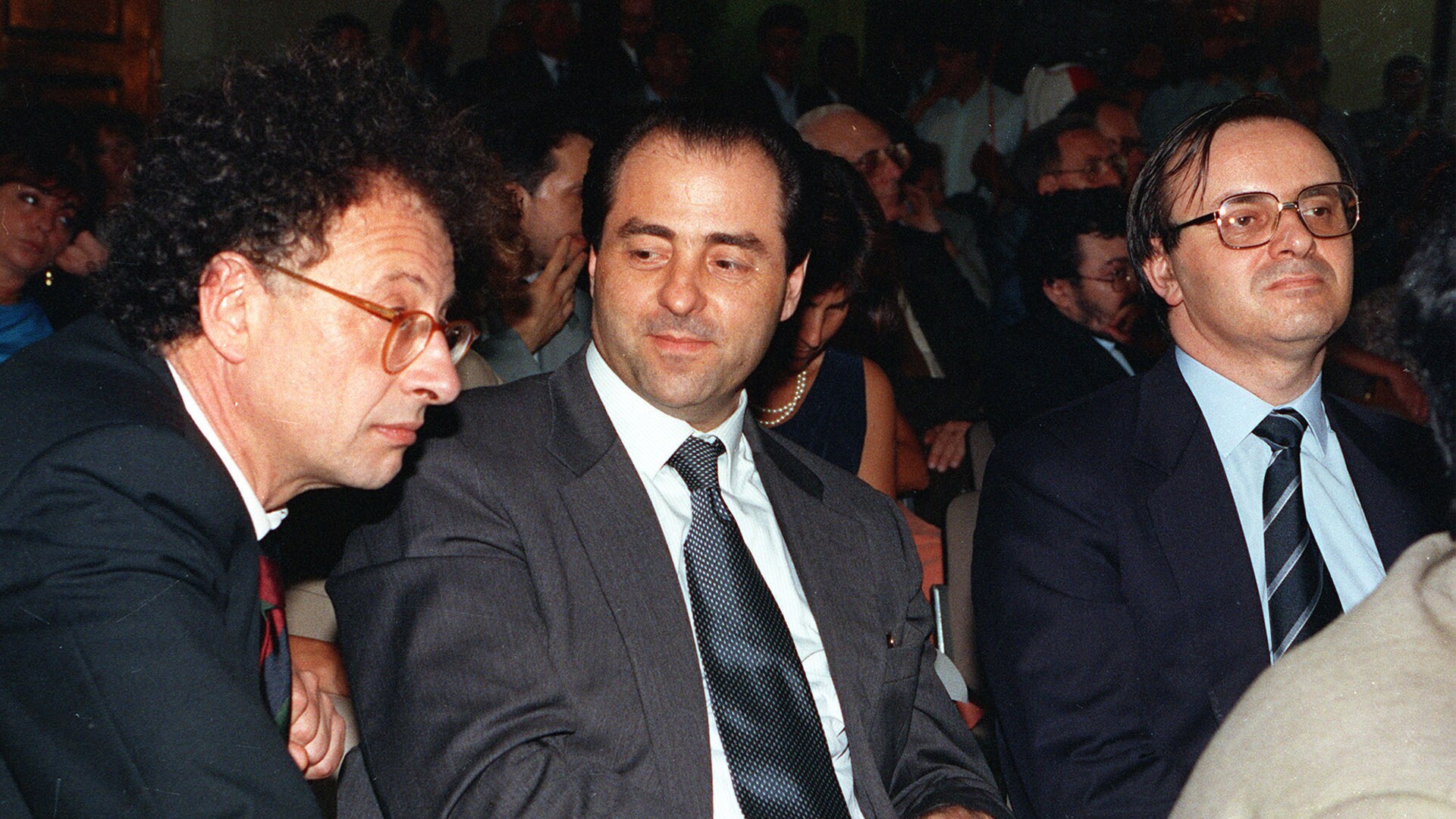 La caduta. L'Italia di mani pulite. - Storia - Rai Cultura