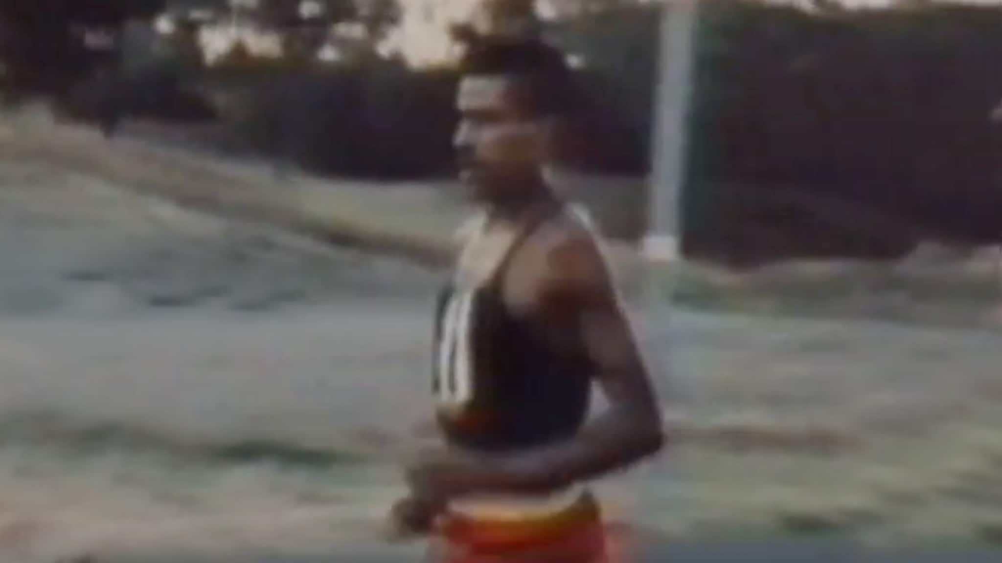 Abebe Bikila vince la maratona all'Olimpiade di Roma - Storia - Rai Cultura