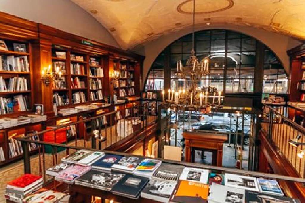 New York, chiude la libreria Rizzoli - video - Rai News