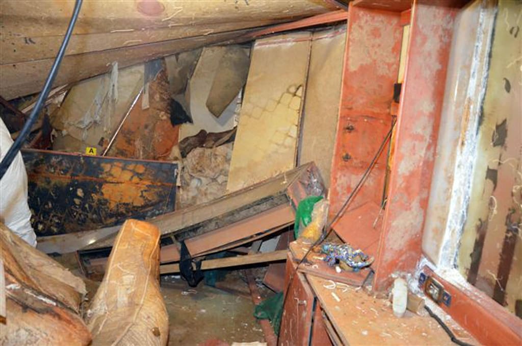 Le foto della cabina dove è stato trovato Rebello, l'ultima vittima del ...