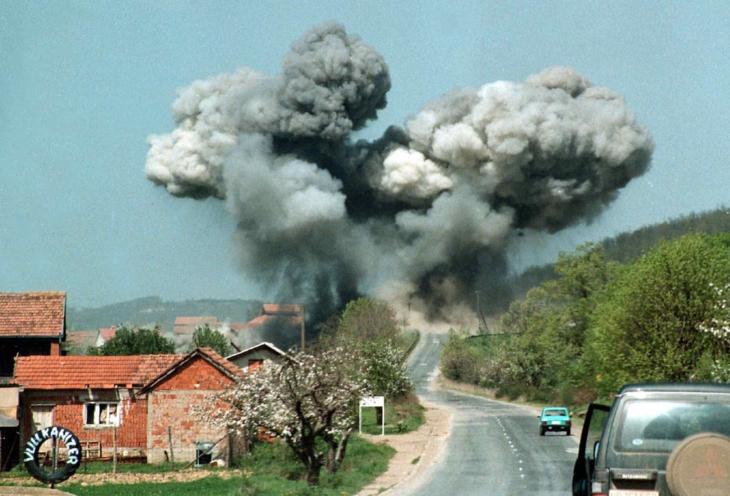 24 marzo 1999: 17 anni fa l'inizio dei raid aerei della Nato in Kosovo ...