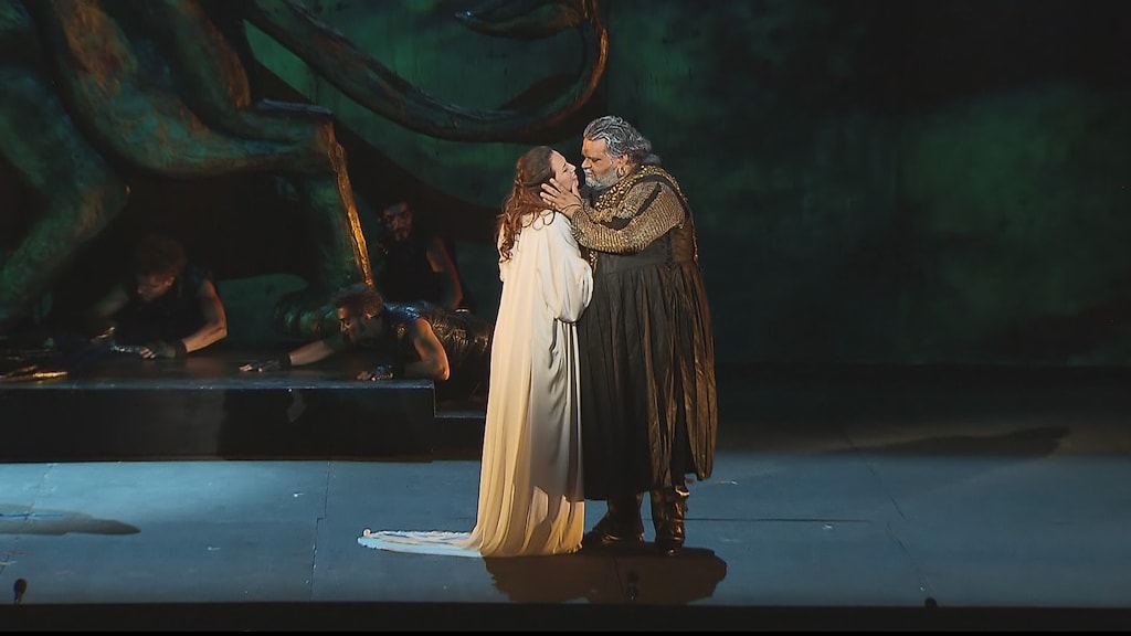 In questo Otello di Verdi è Iago il protagonista sempre in scena. Ed è ...