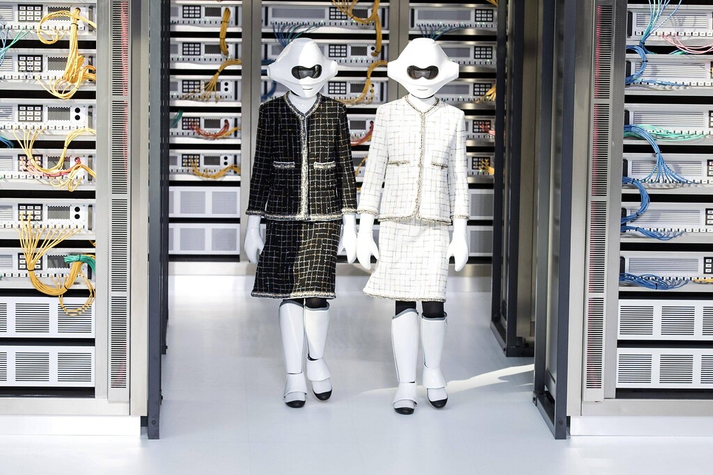 Data Center Chanel, l'algoritmo della moda secondo Lagerfeld ...