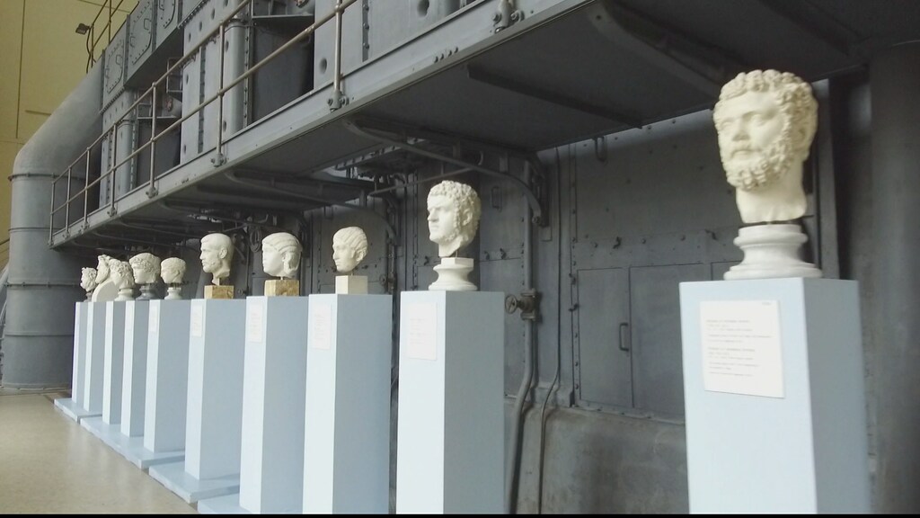 Il treno di Pio IX nel Museo Centrale Montemartini di Roma - video ...