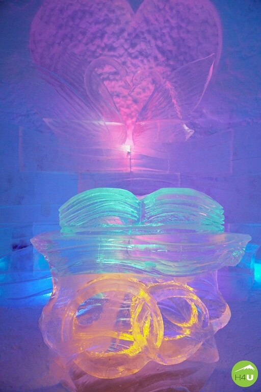 Russia: chiuso per fallimento il Palazzo dei matrimoni in 'ghiaccio ...