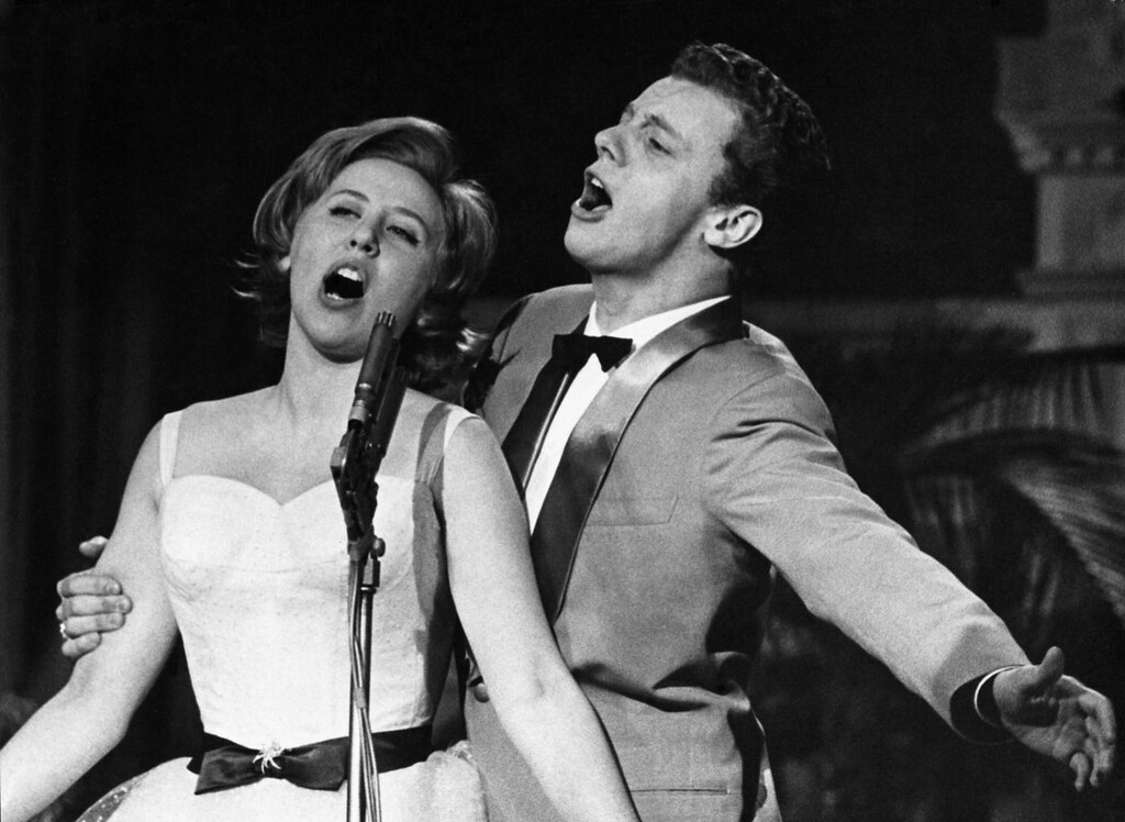 Johnny Dorelli, 80 anni su tutti i palcoscenici - photogallery - Rai News