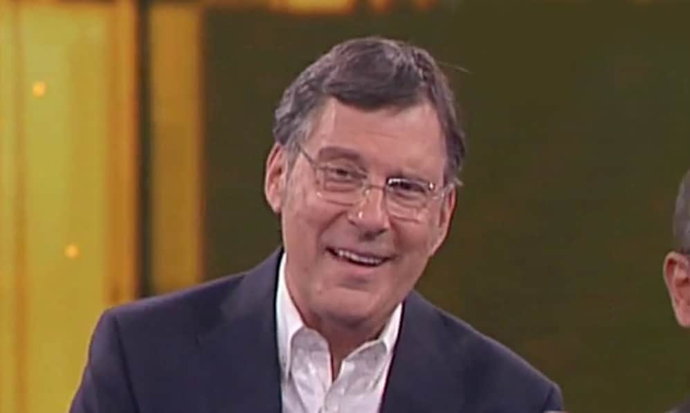 Emozione ed applausi per il ritorno di Frizzi all'Eredità - video - Rai ...