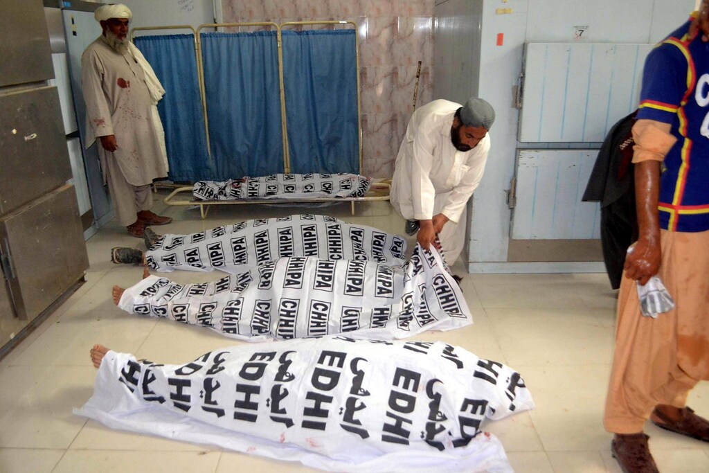 Pakistan, attacco suicida durante un comizio a Mastung: più di 130 ...