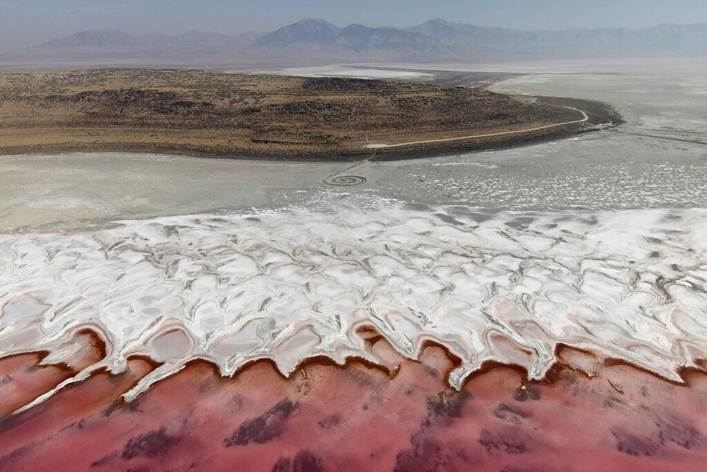 Il Grande Lago Salato si tinge di rosso. Foto "marziane" dallo Utah ...