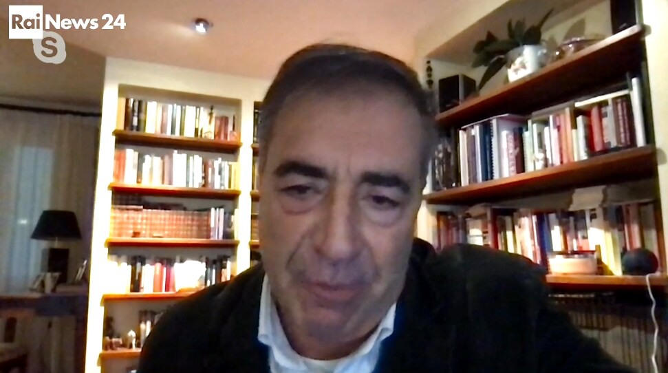 Coronavirus, Ciccozzi: "A cambiare è solo la capacità di contagiare di più" - video - Rai News