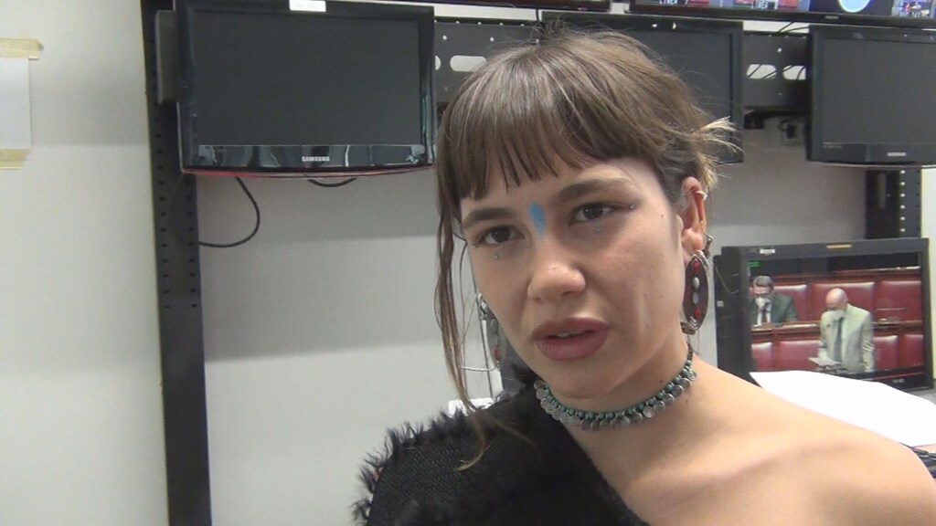 Enula: vi racconto le "Impronte" della mia musica - video - Rai News