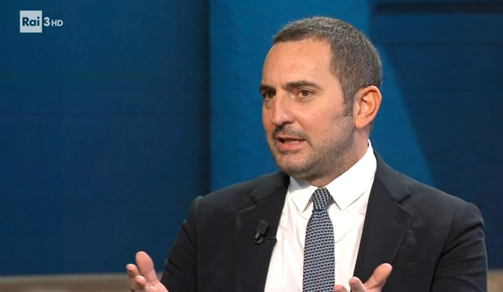 L'ex ministro Spadafora fa coming out e si commuove: "Da domani sarò ...