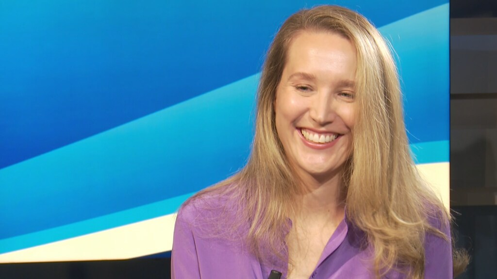 Sarah McKenzie: Music connects our world - video - Rai News